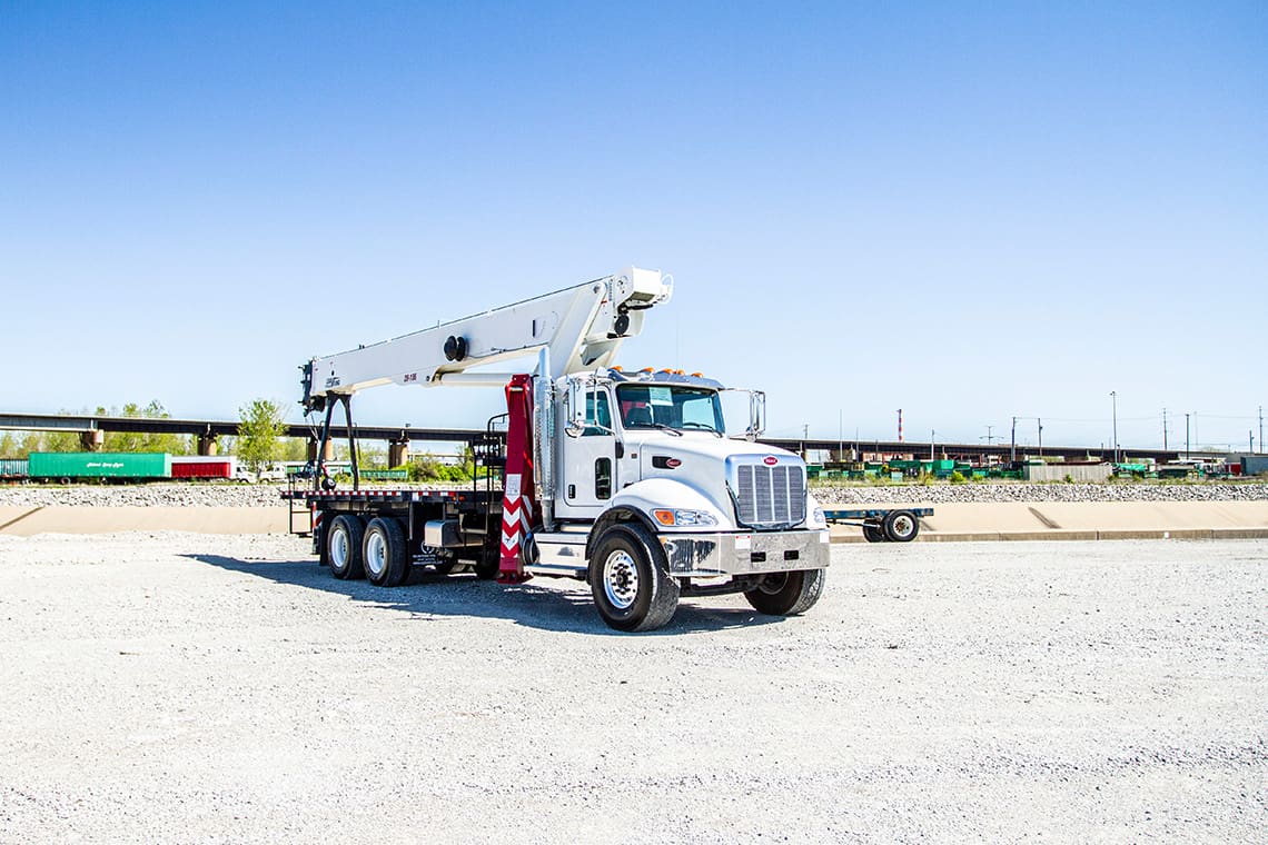 Load King Stinger 28-106 Boom Truck – Custom Truck One Source