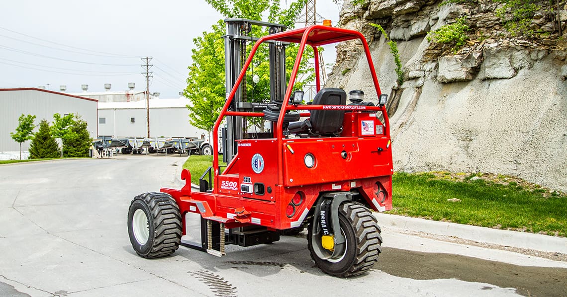 Navigator RT-5500 Forklift – Custom Truck One Source