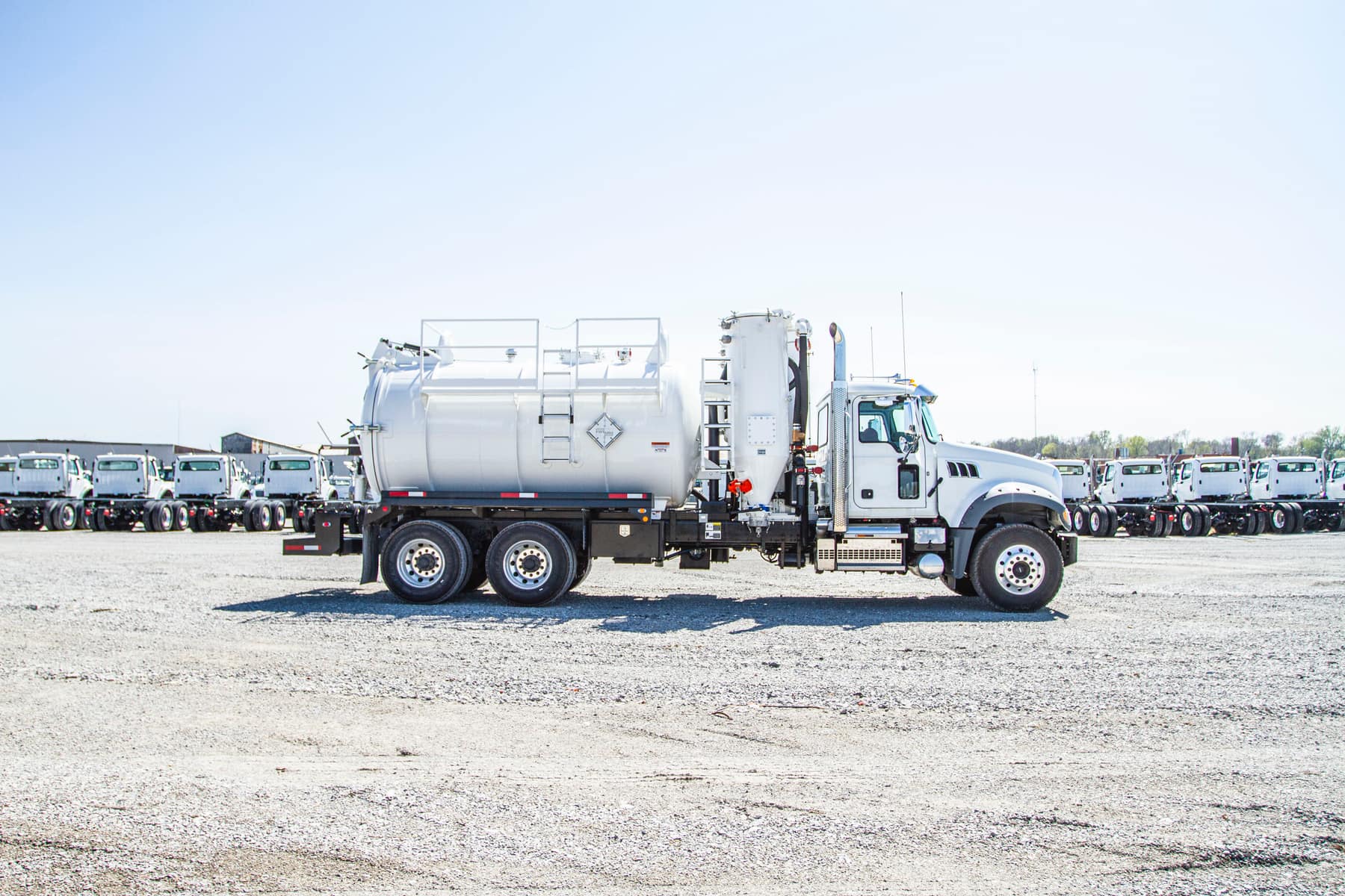 Global Liquid VAC 870 | Vacuum Trucks – Custom Truck One Source