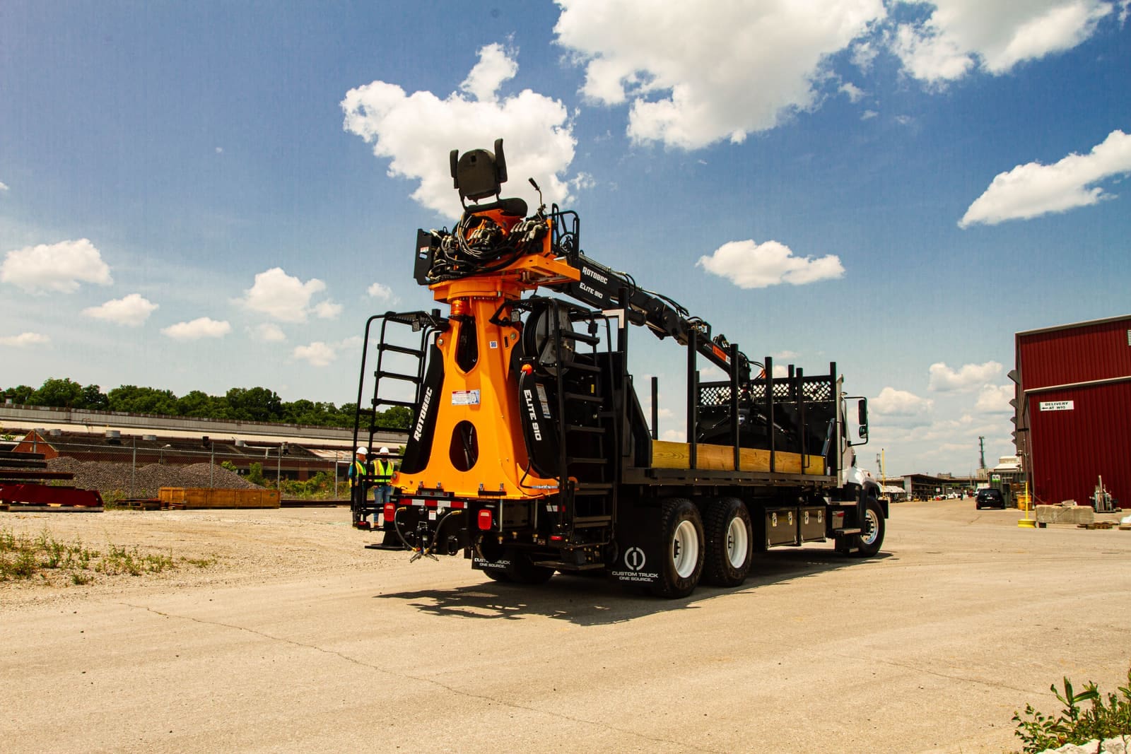 Hi-Rail Material Handlers - Spec 755 – Custom Truck One Source Hi-Rail Material Handlers - Spec 755 – Custom Truck One Source